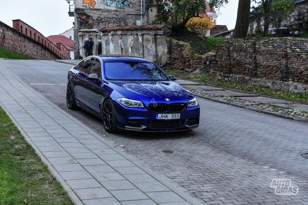 BMW 535 2010 in Klaipeda on AUTOMOTO.COM.LV Blue BMW 535 2010 in Klaipeda, with an engine capacity of 3.00 L and mileage of 376 thousand km for 13500 €, photo 7 on AUTOMOTO.COM.LV