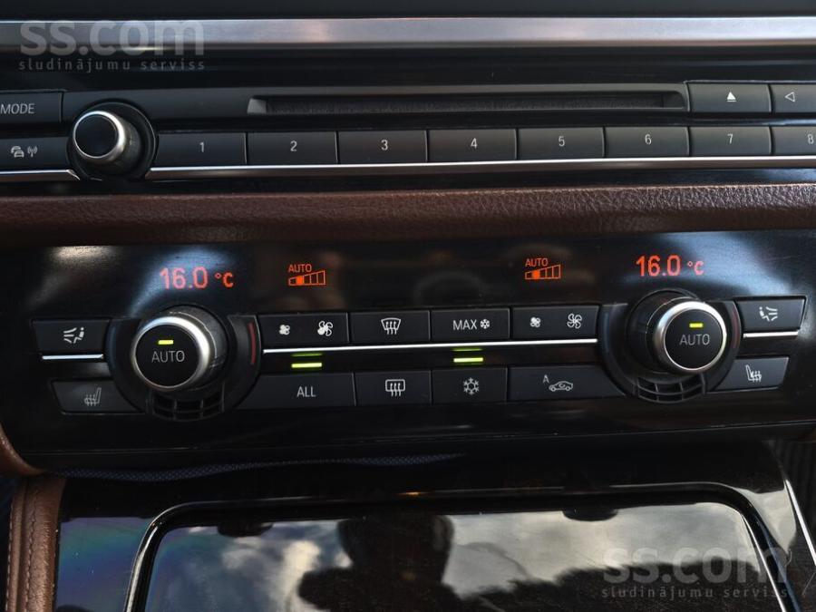 Blue BMW 535 2011 in Riga, with an engine capacity of 3.00 L and mileage of 326 thousand km for 18500 €, photo 22 on AUTOMOTO.COM.LV