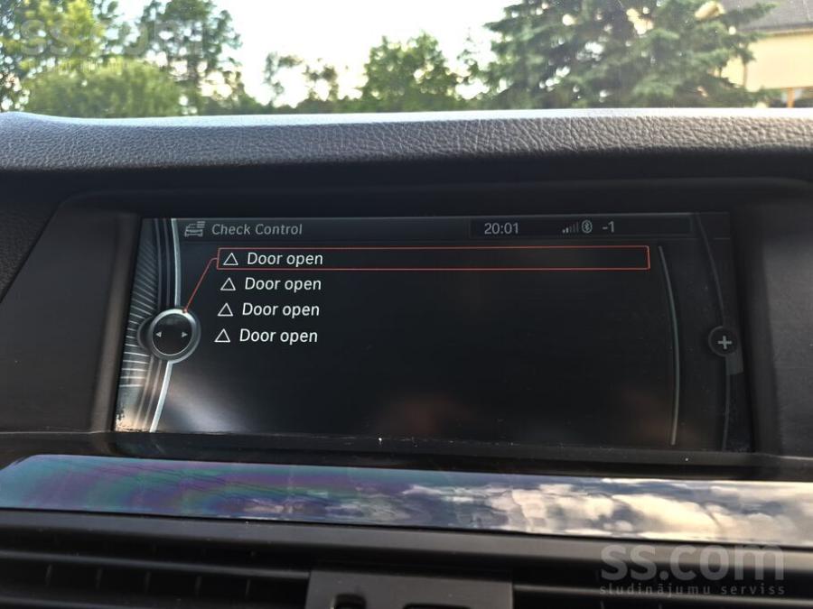 Blue BMW 535 2011 in Riga, with an engine capacity of 3.00 L and mileage of 326 thousand km for 18500 €, photo 25 on AUTOMOTO.COM.LV
