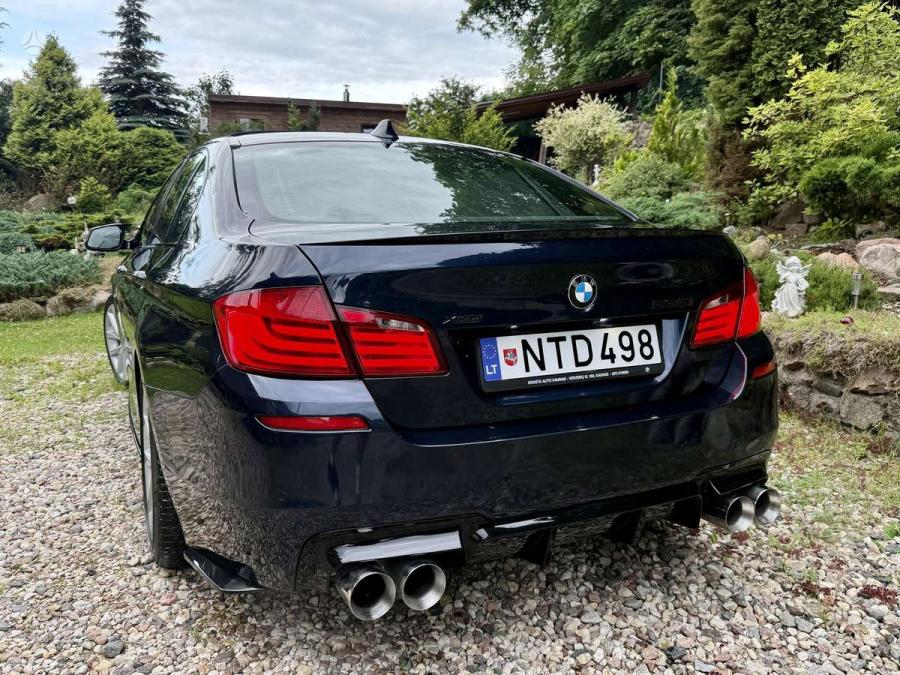 Blue BMW 535 2011 in Vilnius, with an engine capacity of 2.98 L and mileage of 245 thousand km for 12900 €, photo 7 on AUTOMOTO.COM.LV