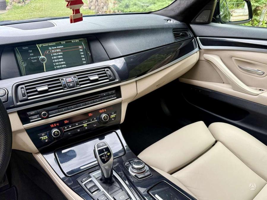 Blue BMW 535 2011 in Vilnius, with an engine capacity of 2.98 L and mileage of 245 thousand km for 12900 €, photo 15 on AUTOMOTO.COM.LV