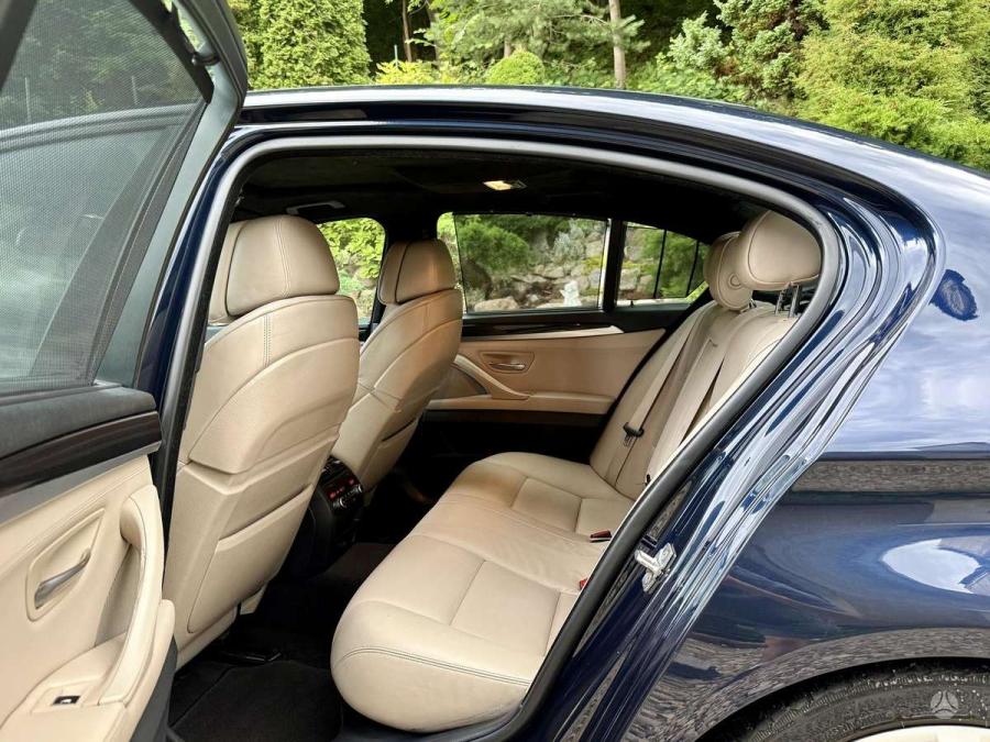 Blue BMW 535 2011 in Vilnius, with an engine capacity of 2.98 L and mileage of 245 thousand km for 12900 €, photo 21 on AUTOMOTO.COM.LV