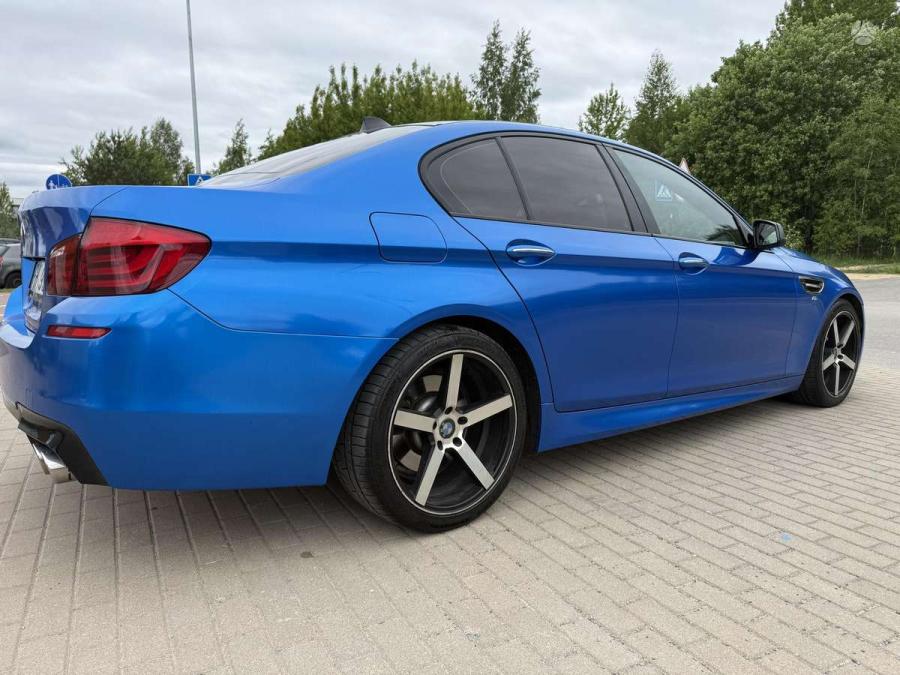 Blue BMW 535 2011 in Vilnius, with an engine capacity of 2.98 L and mileage of 289 thousand km for 9900 €, photo 6 on AUTOMOTO.COM.LV