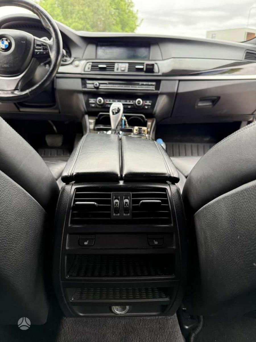 Blue BMW 535 2011 in Vilnius, with an engine capacity of 2.98 L and mileage of 289 thousand km for 9900 €, photo 13 on AUTOMOTO.COM.LV