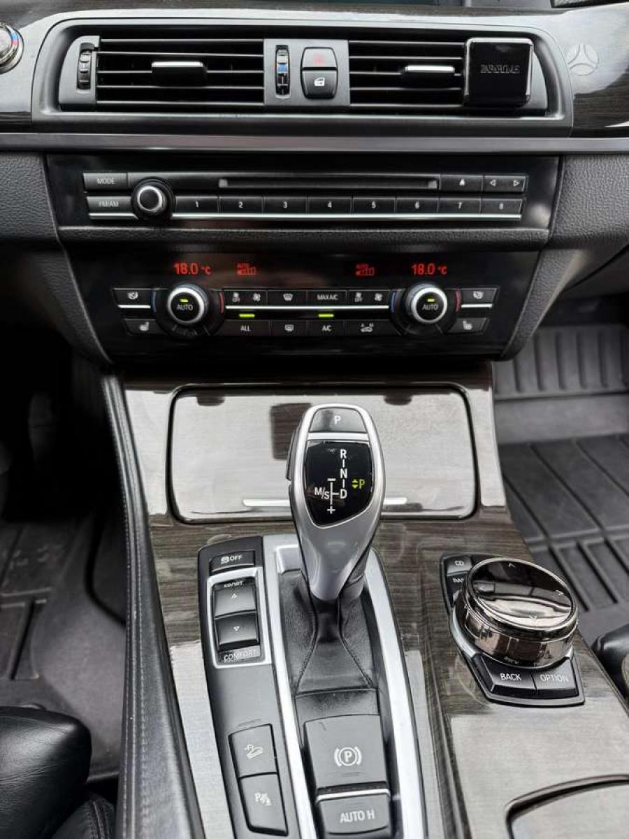 Blue BMW 535 2011 in Vilnius, with an engine capacity of 2.98 L and mileage of 289 thousand km for 9900 €, photo 18 on AUTOMOTO.COM.LV