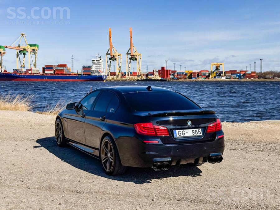 Blue BMW 535 2012 in Riga, with an engine capacity of 3.00 L and mileage of 220 thousand km for 16249 €, photo 5 on AUTOMOTO.COM.LV