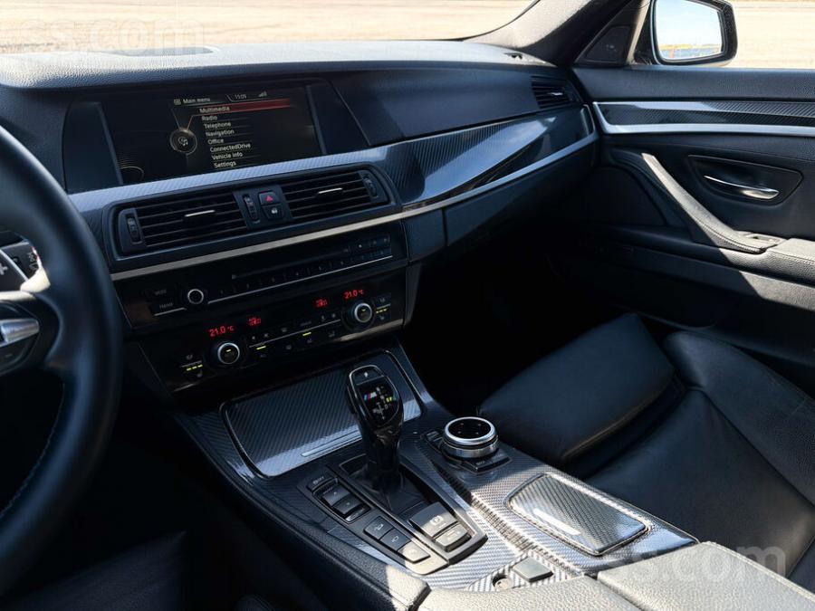 Blue BMW 535 2012 in Riga, with an engine capacity of 3.00 L and mileage of 220 thousand km for 16249 €, photo 25 on AUTOMOTO.COM.LV