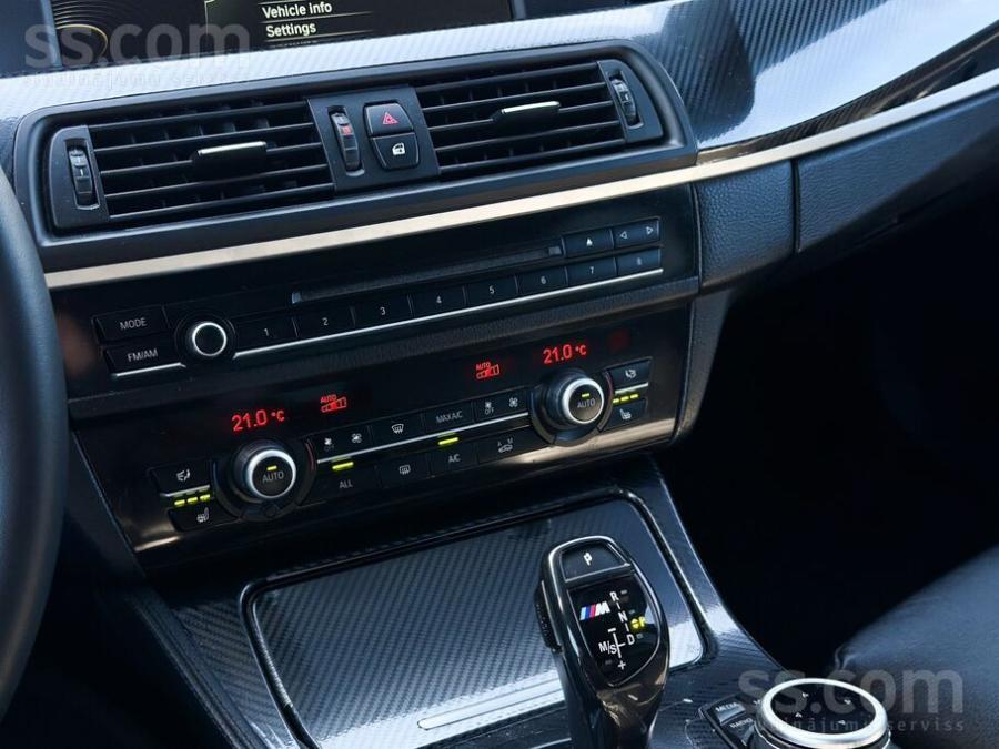 Blue BMW 535 2012 in Riga, with an engine capacity of 3.00 L and mileage of 220 thousand km for 16249 €, photo 26 on AUTOMOTO.COM.LV