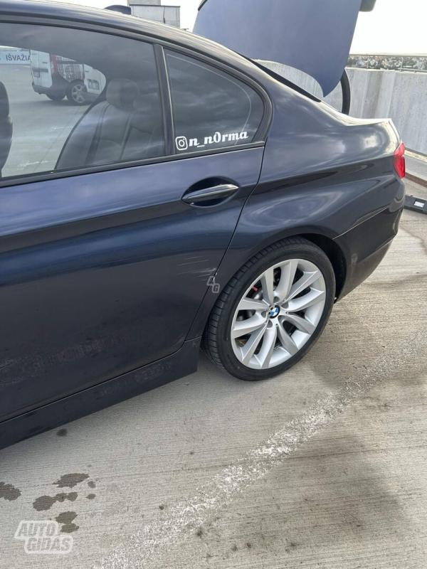Blue BMW 535 2012 in Vilnius, with an engine capacity of 3.00 L and mileage of 260 thousand km for 8750 €, photo 5 on AUTOMOTO.COM.LV