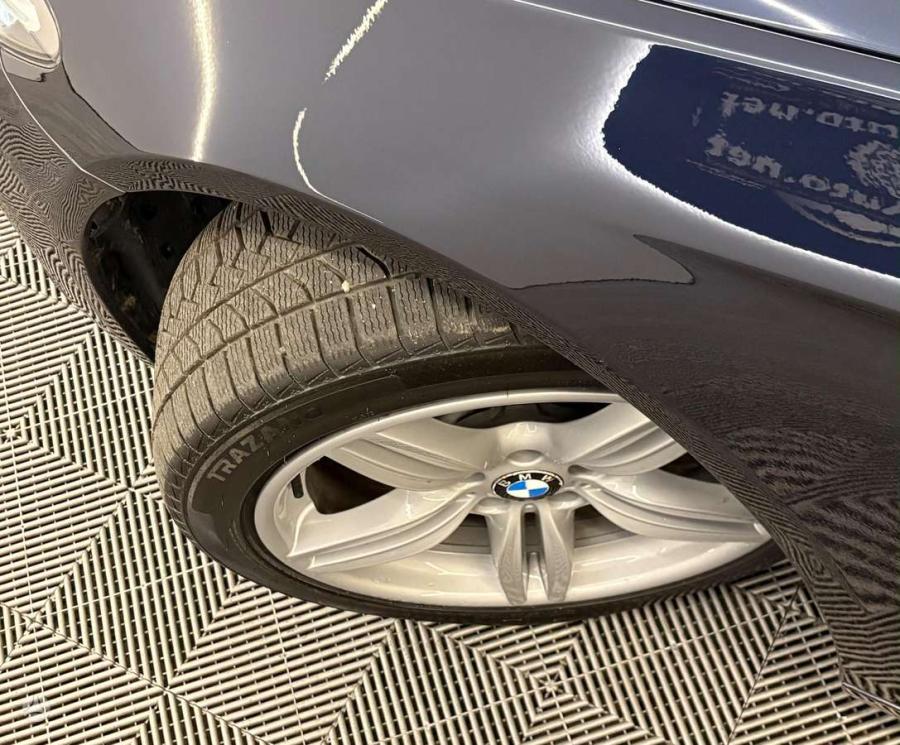 Blue BMW 535 2013 in Marijampole, with an engine capacity of 2.99 L and mileage of 305 thousand km for 9999 €, photo 11 on AUTOMOTO.COM.LV