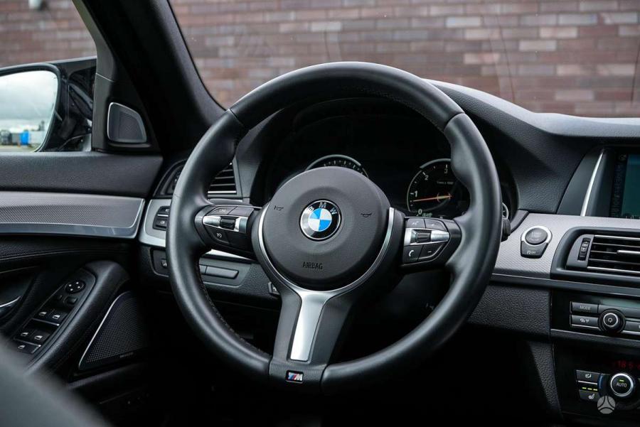 Blue BMW 535 2014 in Marijampole, with an engine capacity of 2.99 L and mileage of 262 thousand km for 16450 €, photo 17 on AUTOMOTO.COM.LV