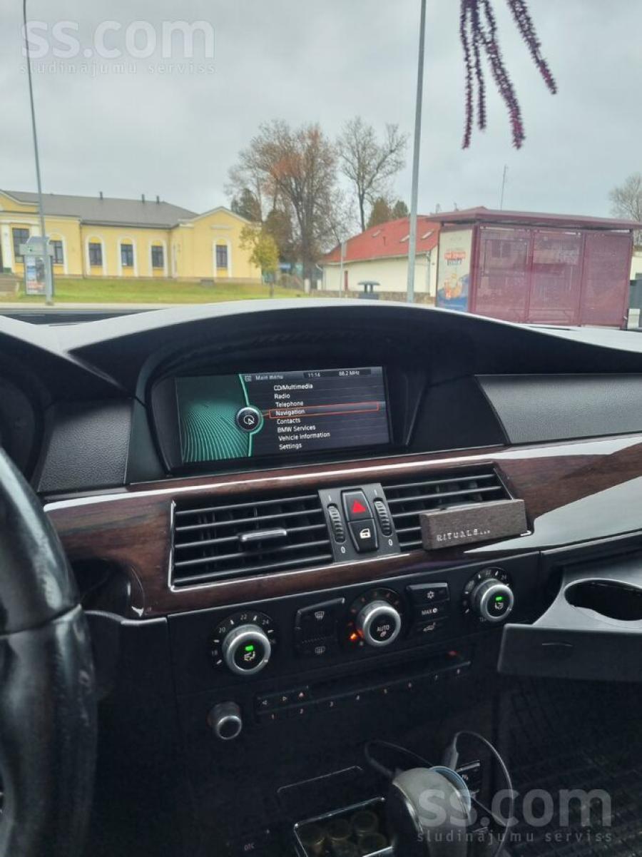 Zils BMW 535 2005 Rēzekne, ar dzinēja tilpumu 3.00 L un nobraukumu 380 tūkst. km par 4800 €, foto 8 vietnē AUTOMOTO.COM.LV