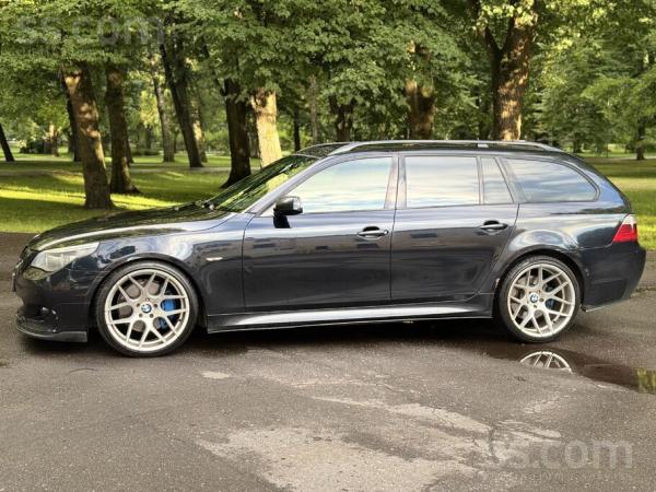 Blue BMW 535 2005 in Riga, with an engine capacity of 3.00 L and mileage of 396 thousand km for 4950 €, photo 2 on AUTOMOTO.COM.LV