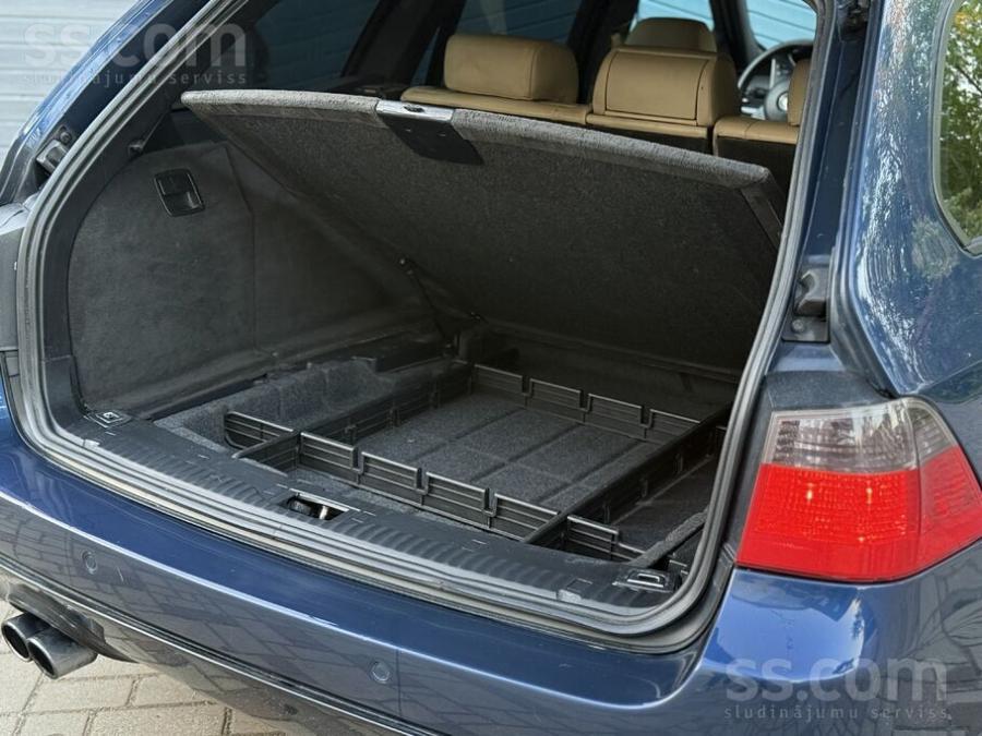 Blue BMW 535 2006 in Jelgava, with an engine capacity of 3.00 L and mileage of 332 thousand km for 5290 €, photo 19 on AUTOMOTO.COM.LV