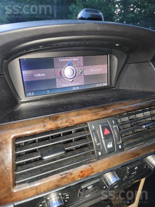 Blue BMW 535 2006 in Talsi, with an engine capacity of 3.00 L and mileage of 450 thousand km for 3950 €, photo 3 on AUTOMOTO.COM.LV