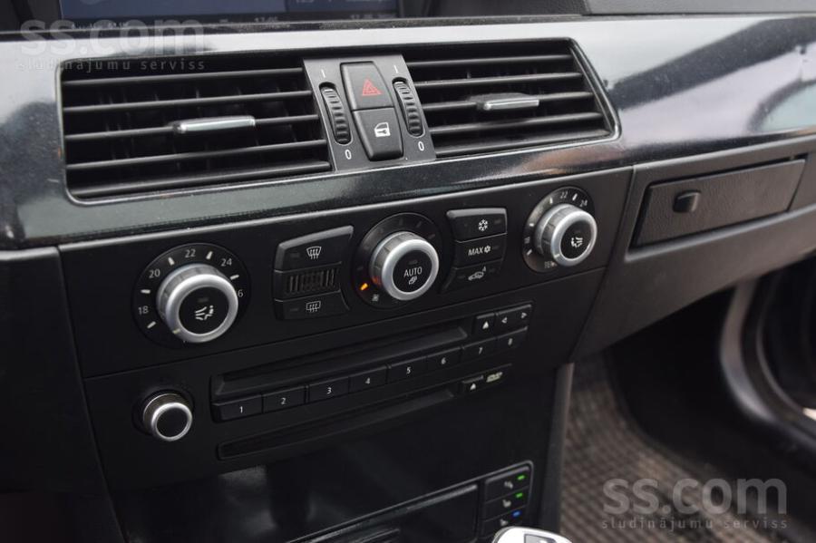Blue BMW 535 2008 in Jelgava, with an engine capacity of 3.00 L and mileage of 432 thousand km for 6590 €, photo 15 on AUTOMOTO.COM.LV