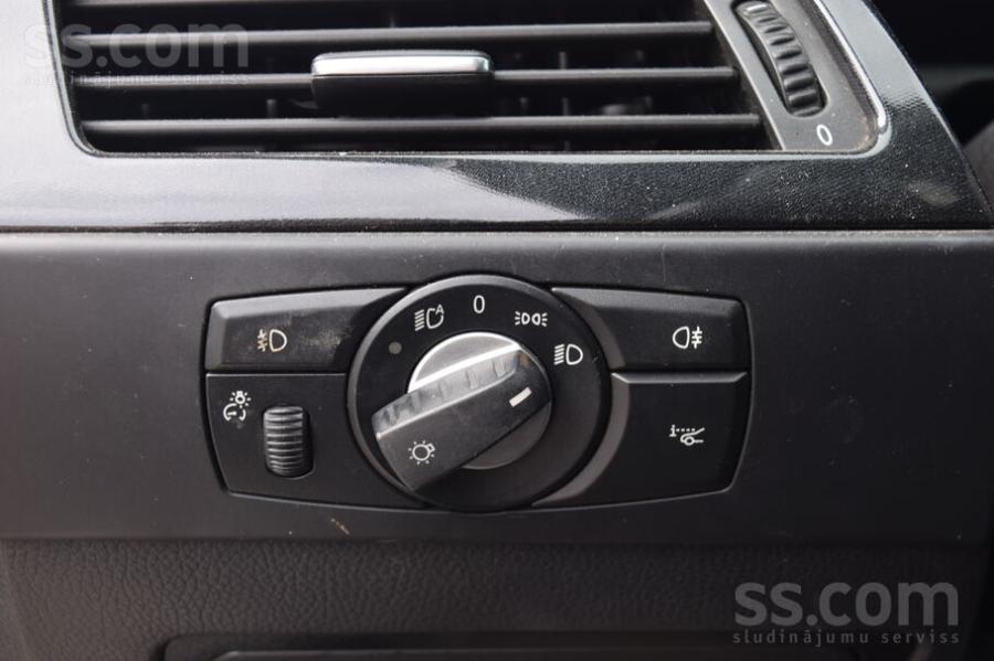 Blue BMW 535 2008 in Jelgava, with an engine capacity of 3.00 L and mileage of 432 thousand km for 6590 €, photo 19 on AUTOMOTO.COM.LV