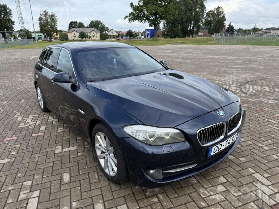 Blue BMW 535 2010 in Valmiera, with an engine capacity of 3.00 L and mileage of 411 thousand km for 6590 €, photo 3 on AUTOMOTO.COM.LV