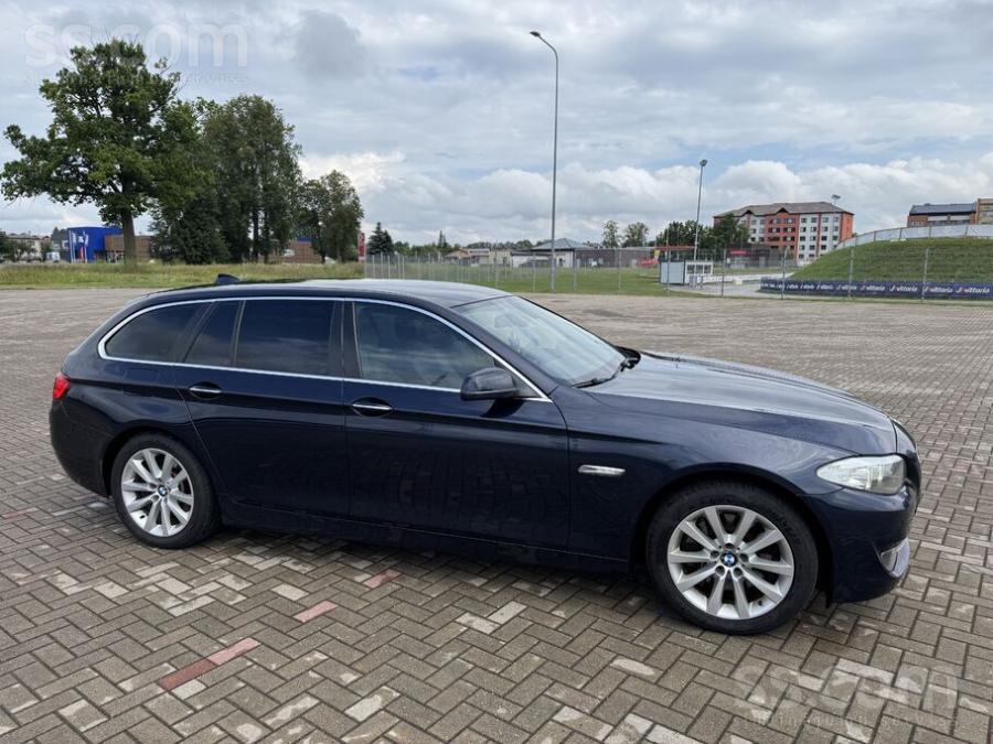 Blue BMW 535 2010 in Valmiera, with an engine capacity of 3.00 L and mileage of 411 thousand km for 6590 €, photo 4 on AUTOMOTO.COM.LV