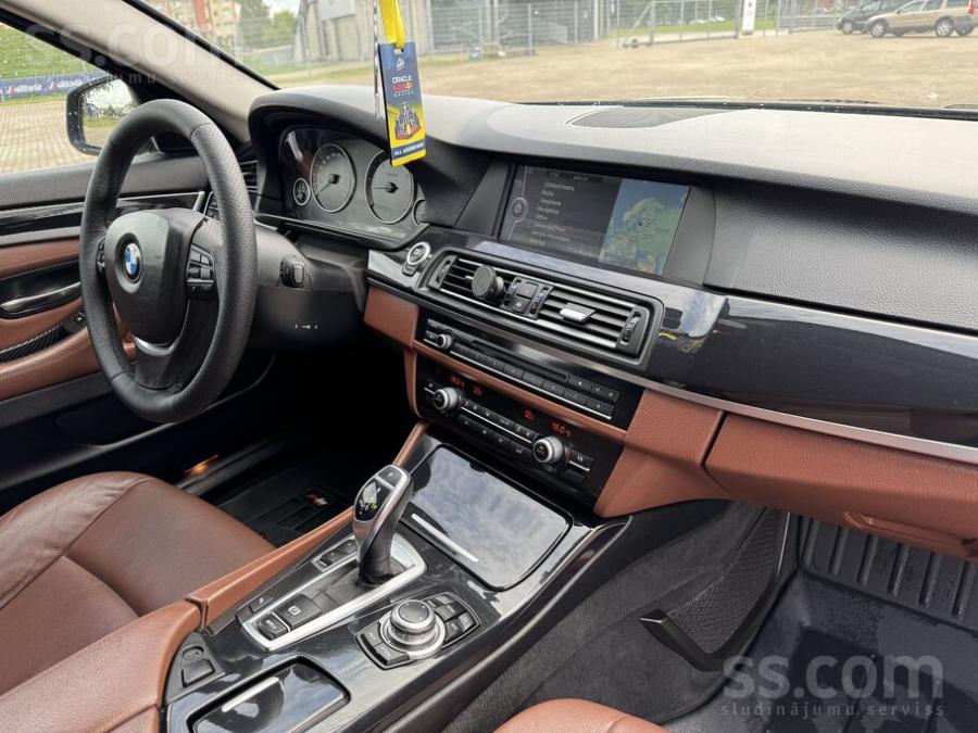 Blue BMW 535 2010 in Valmiera, with an engine capacity of 3.00 L and mileage of 411 thousand km for 6590 €, photo 20 on AUTOMOTO.COM.LV