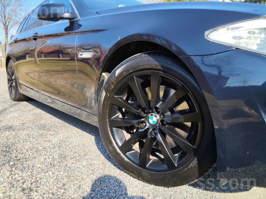 Blue BMW 535 2011 in Riga, with an engine capacity of 3.00 L and mileage of 300 thousand km for 7490 €, photo 12 on AUTOMOTO.COM.LV
