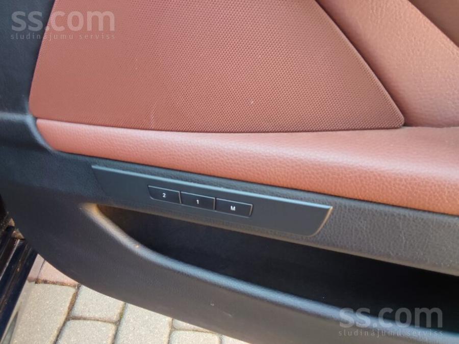Blue BMW 535 2011 in Riga, with an engine capacity of 3.00 L and mileage of 300 thousand km for 7490 €, photo 15 on AUTOMOTO.COM.LV