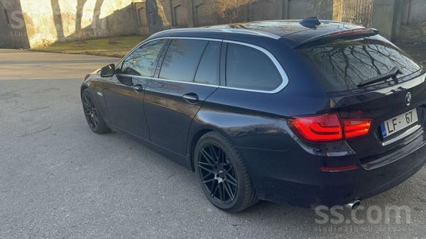 Blue BMW 535 2011 in Riga, with an engine capacity of 3.50 L and mileage of 332 thousand km for 8590 €, photo 5 on AUTOMOTO.COM.LV