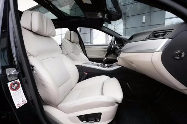 Blue BMW 535 2011 in Jelgava, with an engine capacity of 3.00 L and mileage of 323 thousand km for 10900 €, photo 9 on AUTOMOTO.COM.LV