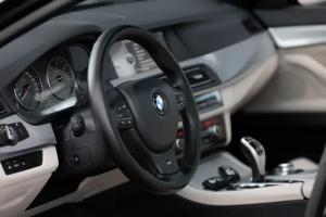 Zils BMW 535 2011 Jelgava, ar dzinēja tilpumu 3.00 L un nobraukumu 323 tūkst. km par 10900 €, foto 14 vietnē AUTOMOTO.COM.LV