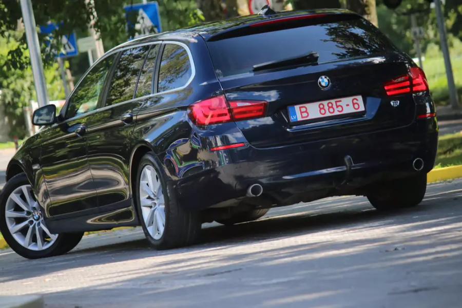 Blue BMW 535 2011 in Riga, with an engine capacity of 3.00 L and mileage of 421 thousand km for 7490 €, photo 5 on AUTOMOTO.COM.LV