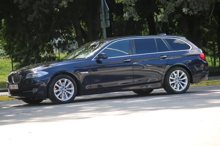 Blue BMW 535 2011 in Riga, with an engine capacity of 3.00 L and mileage of 421 thousand km for 7490 €, photo 6 on AUTOMOTO.COM.LV