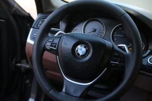 Blue BMW 535 2011 in Riga, with an engine capacity of 3.00 L and mileage of 421 thousand km for 7490 €, photo 13 on AUTOMOTO.COM.LV