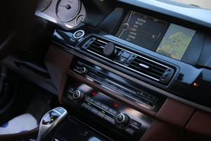 Blue BMW 535 2011 in Riga, with an engine capacity of 3.00 L and mileage of 421 thousand km for 7490 €, photo 15 on AUTOMOTO.COM.LV