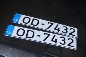 Blue BMW 535 2011 in Riga, with an engine capacity of 3.00 L and mileage of 421 thousand km for 7490 €, photo 20 on AUTOMOTO.COM.LV