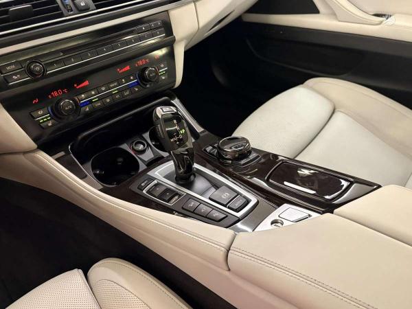 Blue BMW 535 2013 in Marijampole, with an engine capacity of 2.99 L and mileage of 306 thousand km for 11950 €, photo 9 on AUTOMOTO.COM.LV