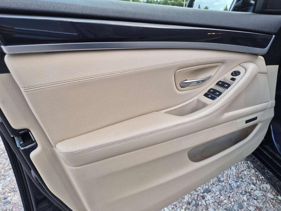 Blue BMW 535 2014 in Utena, with an engine capacity of 2.99 L and mileage of 337 thousand km for 8490 €, photo 11 on AUTOMOTO.COM.LV
