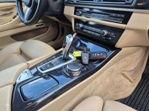 Blue BMW 535 2014 in Utena, with an engine capacity of 2.99 L and mileage of 337 thousand km for 8490 €, photo 15 on AUTOMOTO.COM.LV