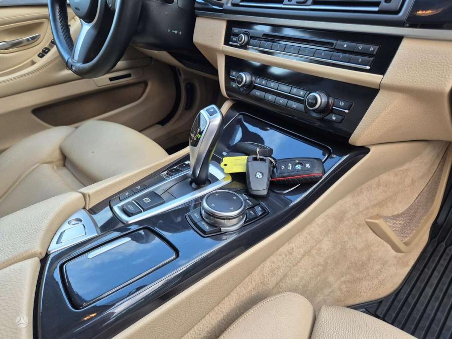 Blue BMW 535 2014 in Utena, with an engine capacity of 2.99 L and mileage of 337 thousand km for 8490 €, photo 15 on AUTOMOTO.COM.LV