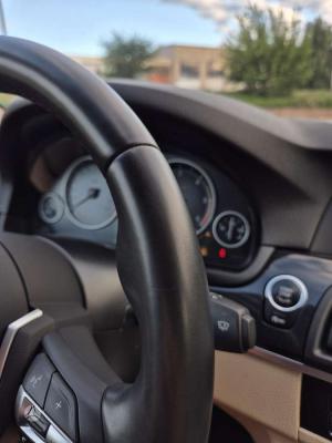 Blue BMW 535 2014 in Utena, with an engine capacity of 2.99 L and mileage of 337 thousand km for 8490 €, photo 17 on AUTOMOTO.COM.LV