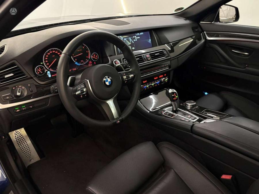 Blue BMW 535 2016 in Marijampole, with an engine capacity of 2.99 L and mileage of 235 thousand km for 14650 €, photo 3 on AUTOMOTO.COM.LV