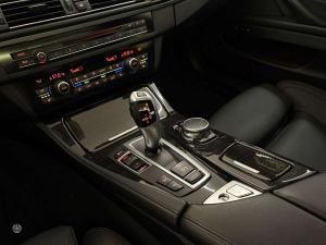 Blue BMW 535 2016 in Marijampole, with an engine capacity of 2.99 L and mileage of 235 thousand km for 14650 €, photo 11 on AUTOMOTO.COM.LV