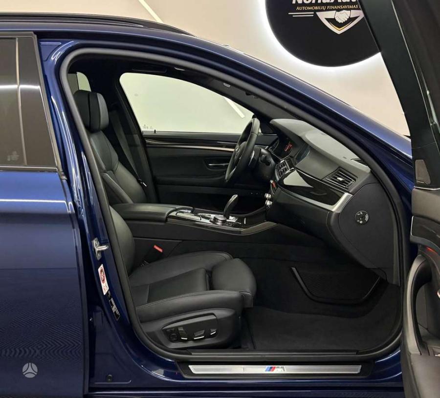 Blue BMW 535 2016 in Marijampole, with an engine capacity of 2.99 L and mileage of 235 thousand km for 14650 €, photo 23 on AUTOMOTO.COM.LV