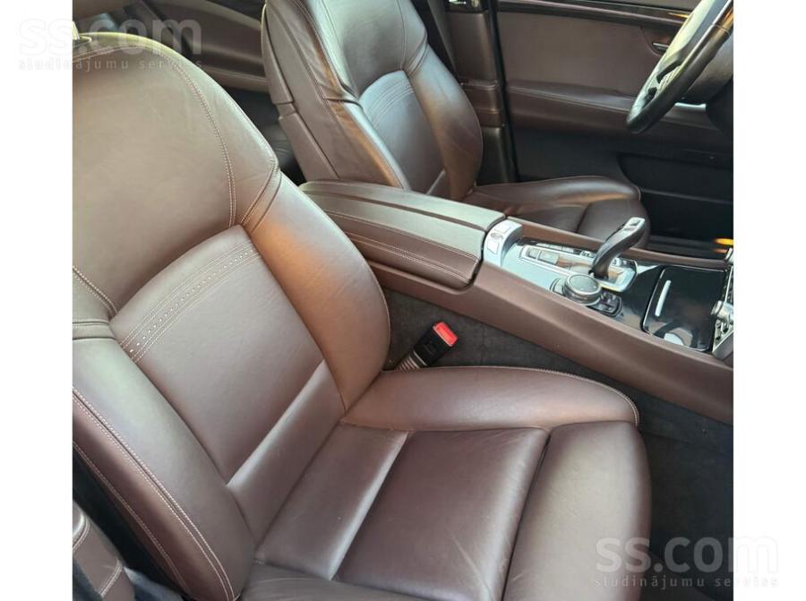 Brown BMW 535 2016 in Riga, with an engine capacity of 3.00 L and mileage of 177 thousand km for 14800 €, photo 6 on AUTOMOTO.COM.LV