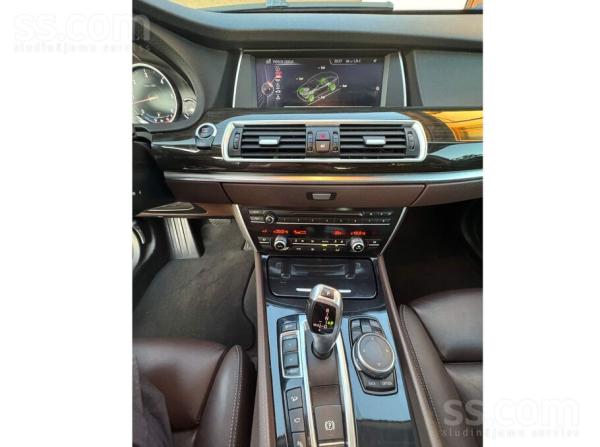 Brown BMW 535 2016 in Riga, with an engine capacity of 3.00 L and mileage of 177 thousand km for 14800 €, photo 10 on AUTOMOTO.COM.LV