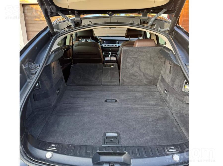 Brown BMW 535 2016 in Riga, with an engine capacity of 3.00 L and mileage of 177 thousand km for 14800 €, photo 16 on AUTOMOTO.COM.LV