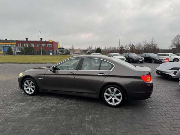 Brūns BMW 535 2011 Telšiai, ar dzinēja tilpumu 2.99 L un nobraukumu 225 tūkst. km par 8800 €, foto 4 vietnē AUTOMOTO.COM.LV