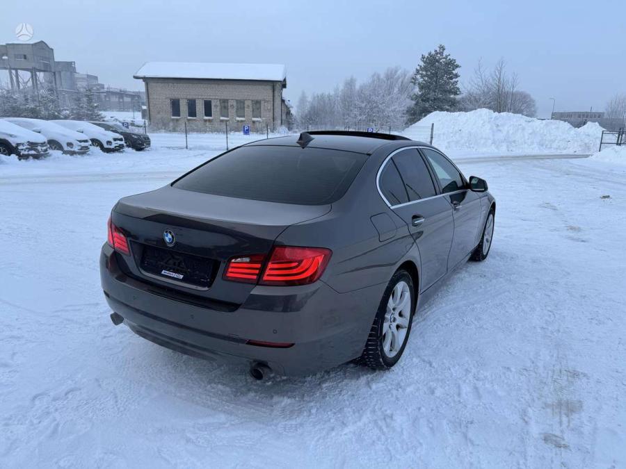 Brūns BMW 535 2011 Telšiai, ar dzinēja tilpumu 2.99 L un nobraukumu 225 tūkst. km par 9300 €, foto 6 vietnē AUTOMOTO.COM.LV