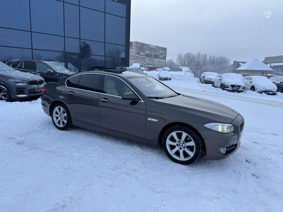 Brūns BMW 535 2011 Telšiai, ar dzinēja tilpumu 2.99 L un nobraukumu 225 tūkst. km par 9300 €, foto 7 vietnē AUTOMOTO.COM.LV