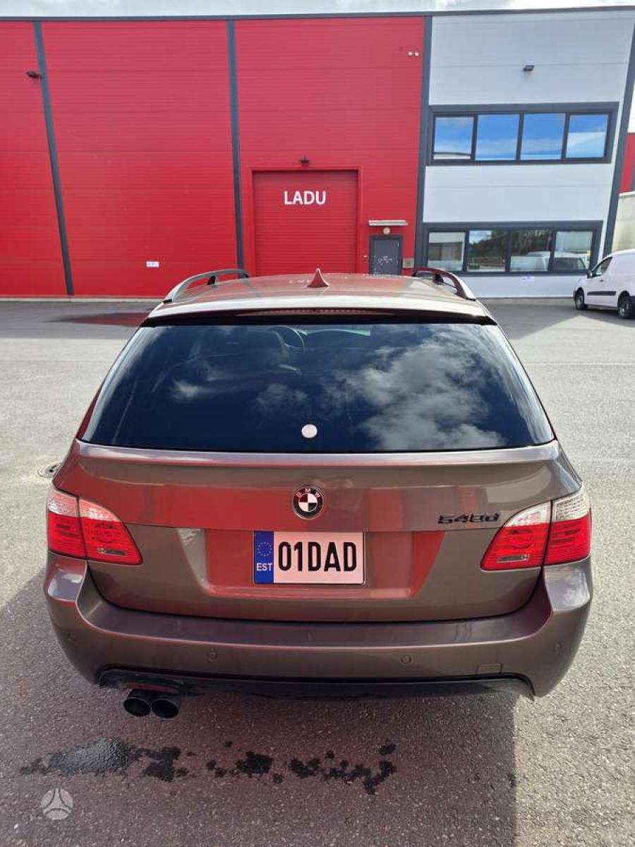 Brūns BMW 535 2005 Tallina, ar dzinēja tilpumu 3.00 L un nobraukumu 390 tūkst. km par 14000 €, foto 3 vietnē AUTOMOTO.COM.LV
