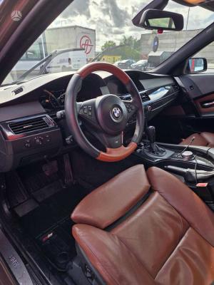 Brūns BMW 535 2005 Tallina, ar dzinēja tilpumu 3.00 L un nobraukumu 390 tūkst. km par 14000 €, foto 14 vietnē AUTOMOTO.COM.LV